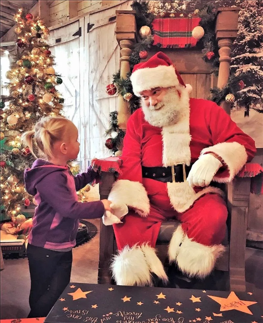 An Old-Fashioned Visit with Santa and Mrs. Claus - Corey Lake Orchards ...